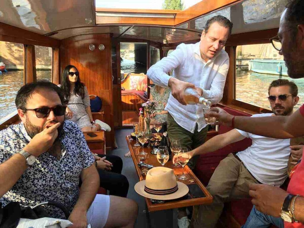 The Jonckvrouw—Royal Lady - Captain Dave® Amsterdam —The Official